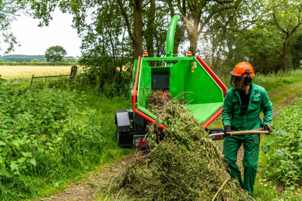 Измельчитель древесины прицепной GreenMech Combi 200, цена в Санкт ...